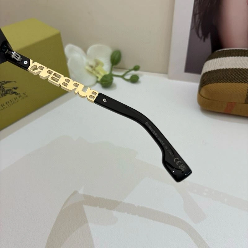 Top mirror Burberry Sunglasses