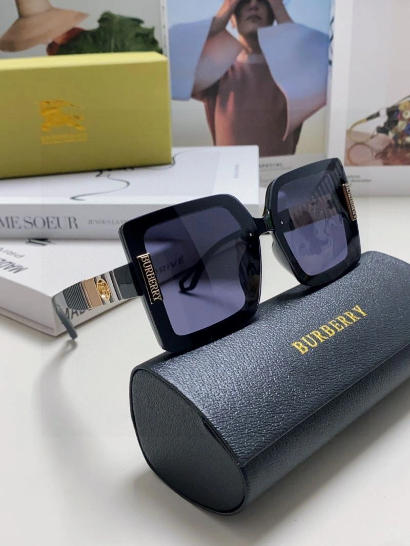 Accurate model Burberry Sunglasses