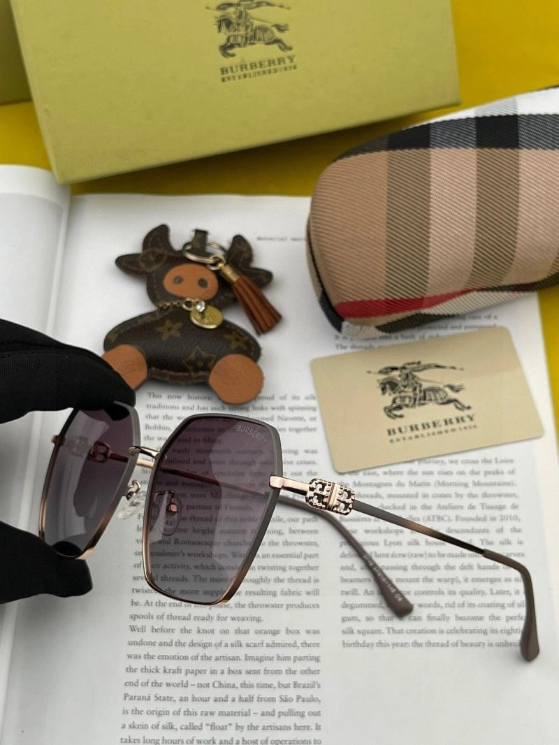 High fidelity Burberry Sunglasses