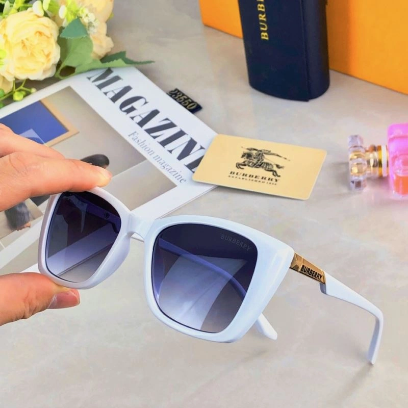 Accurate model Burberry Sunglasses