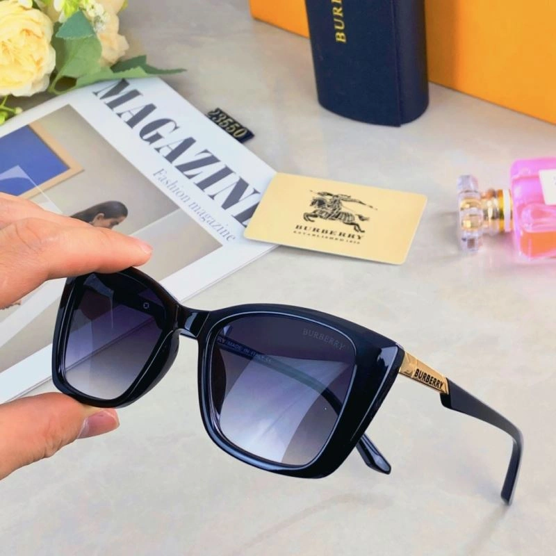 Accurate model Burberry Sunglasses