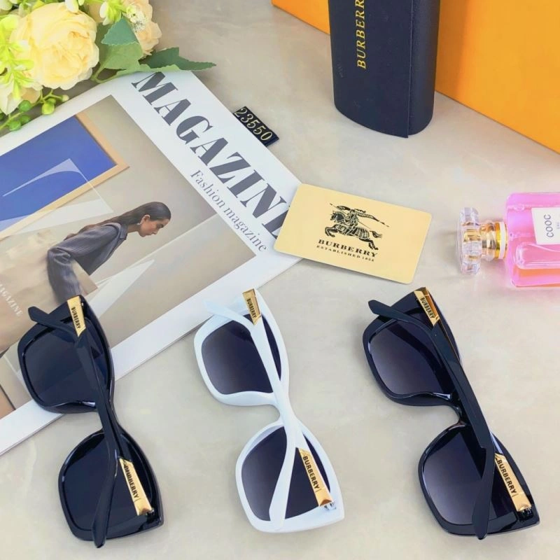 Accurate model Burberry Sunglasses