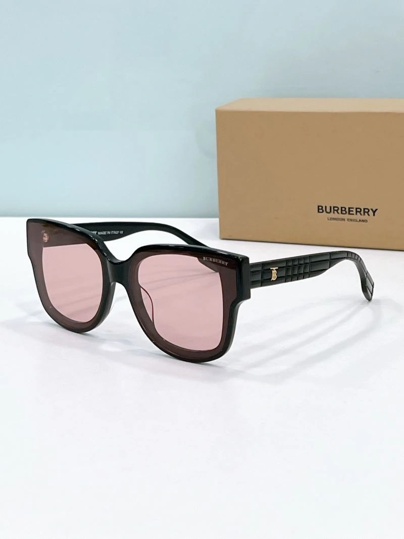 Accurate model Burberry Sunglasses