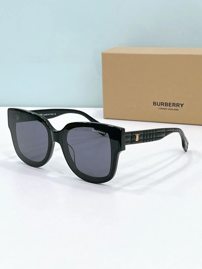 Accurate model Burberry Sunglasses