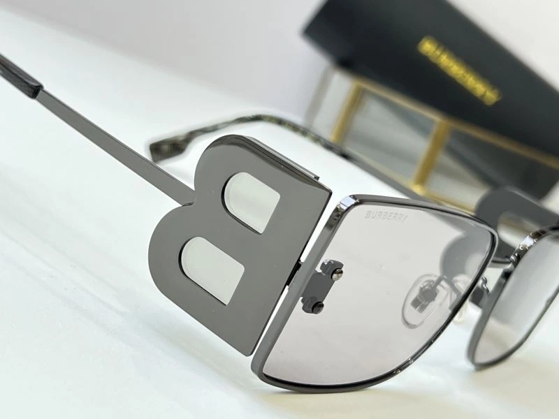 Top match Burberry Sunglasses