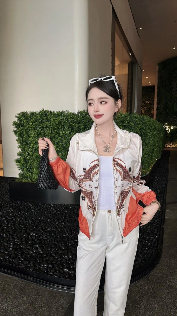 Economical Burberry Sunscreen Jacket
