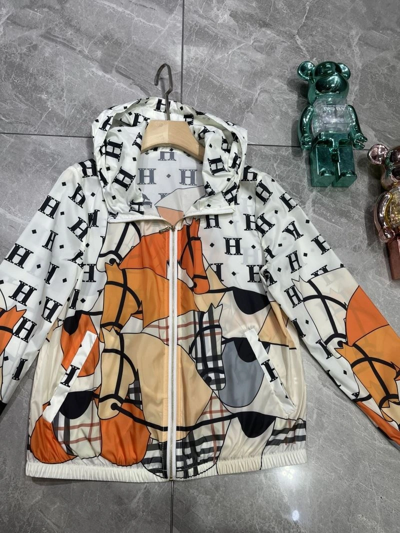 Indistinguishable Burberry Sunscreen Jacket