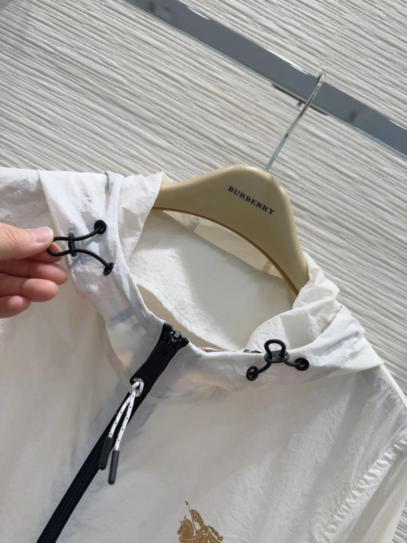 Legit Burberry Sunscreen Jacket
