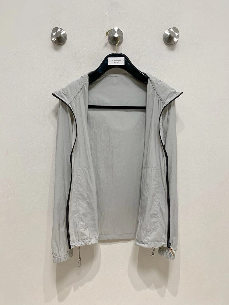 Indistinguishable Burberry Sunscreen Jacket
