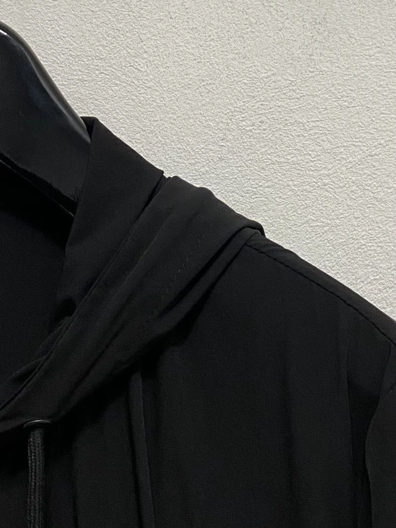 Accurate model Burberry Sunscreen Jacket