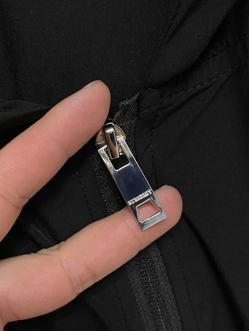 Accurate model Burberry Sunscreen Jacket