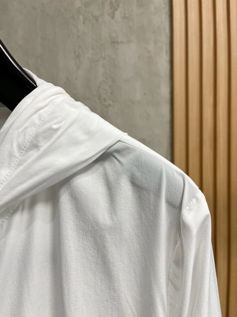 Top match Burberry Sunscreen Jacket