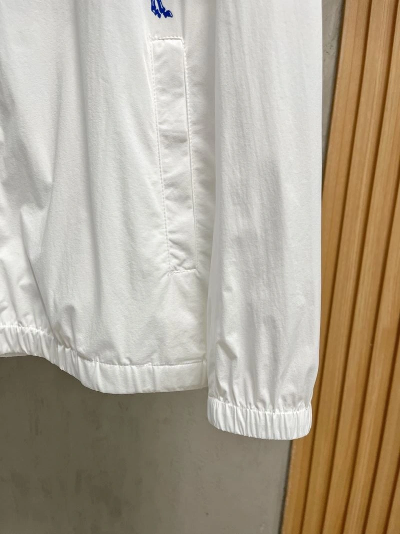 Top match Burberry Sunscreen Jacket