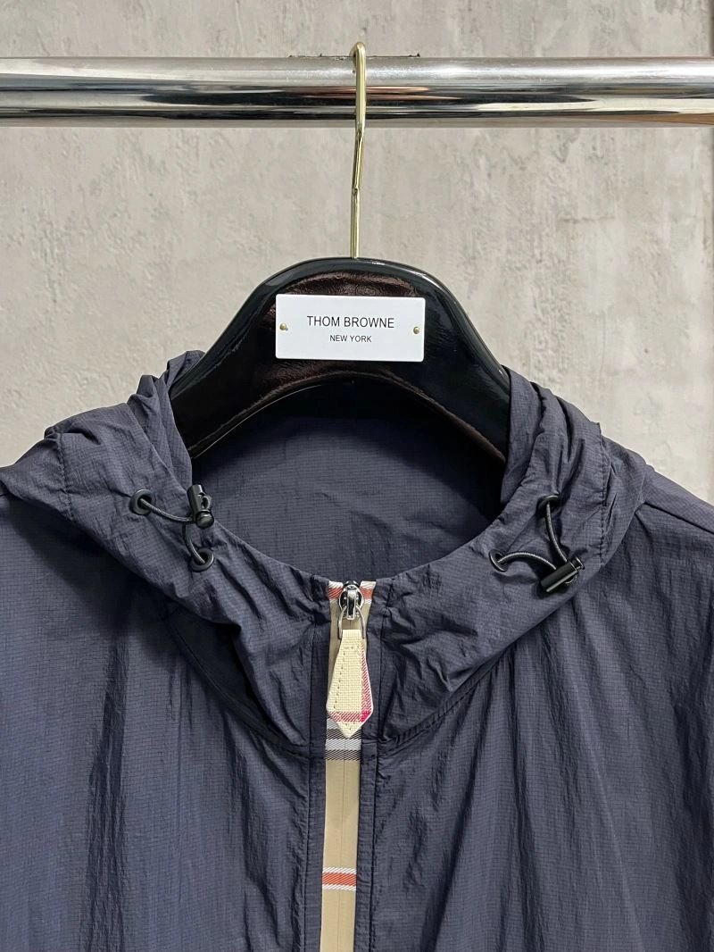 Accurate model Burberry Sunscreen Jacket