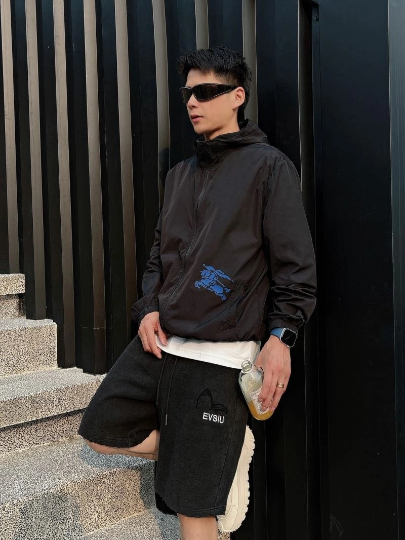 Exact replica Burberry Sunscreen Jacket