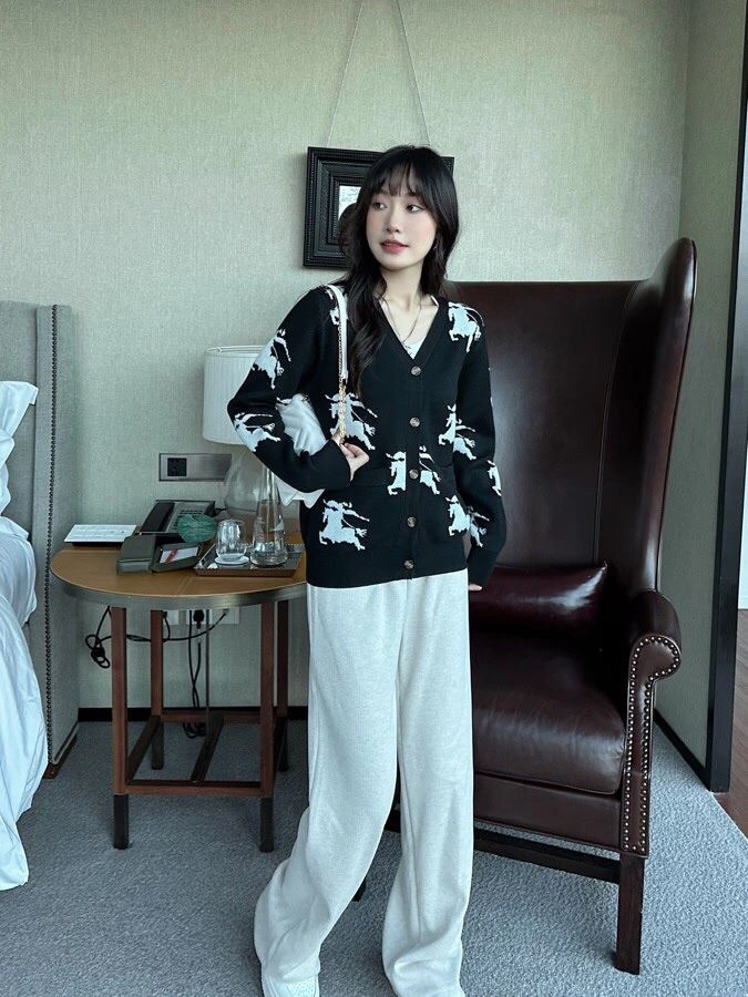 Top mirror Burberry Sweaters