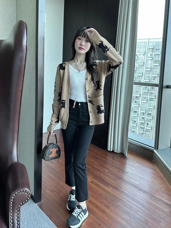 Top mirror Burberry Sweaters