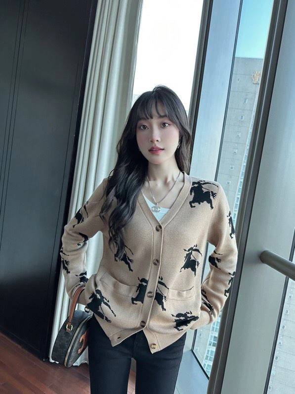Top mirror Burberry Sweaters