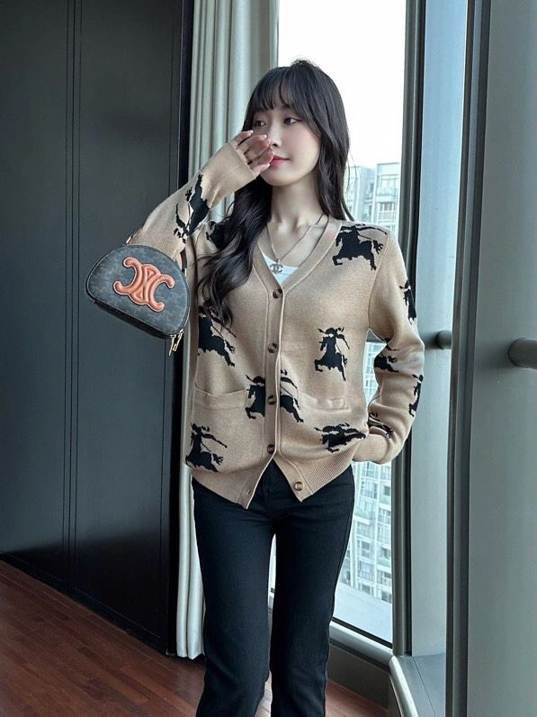 Top mirror Burberry Sweaters