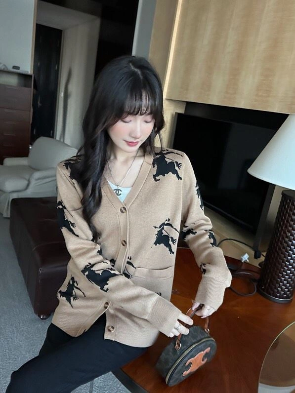 Top mirror Burberry Sweaters