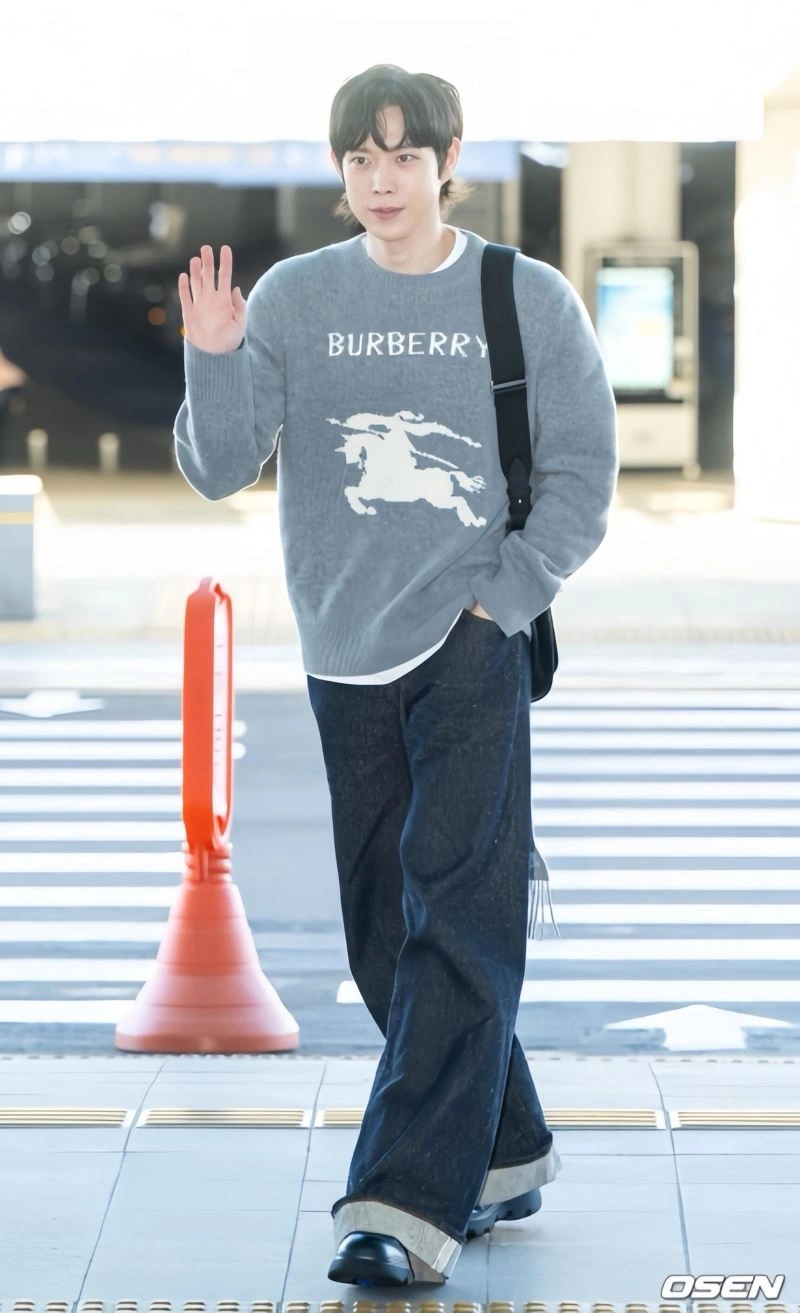 Reasonably priced Burberry Sweaters