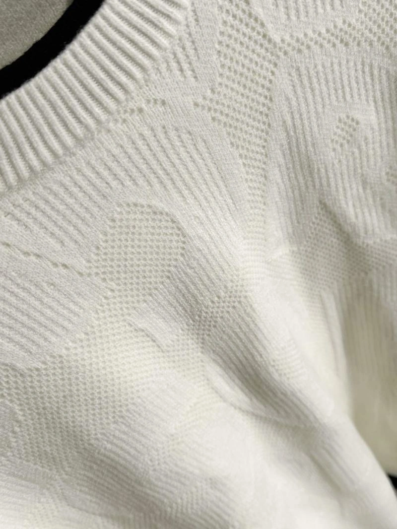 Accurate model Burberry Sweaters
