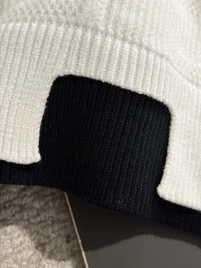Accurate model Burberry Sweaters