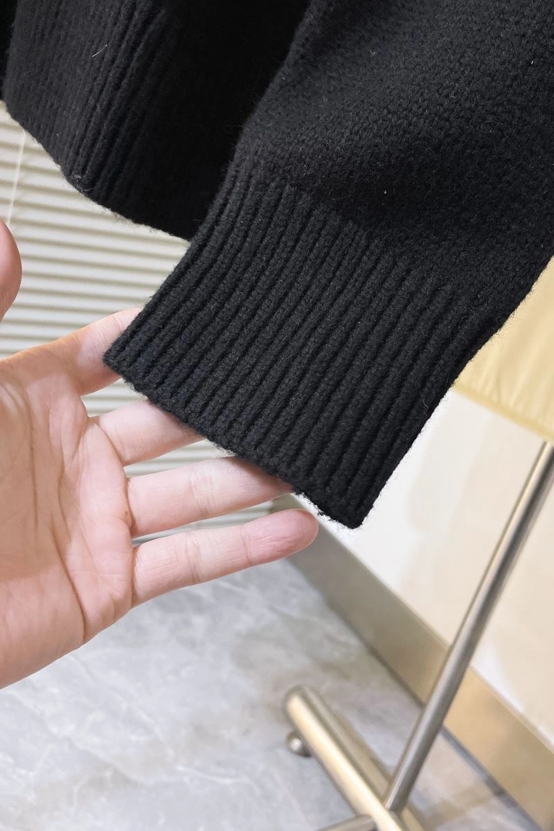 Low-cost Burberry Sweaters