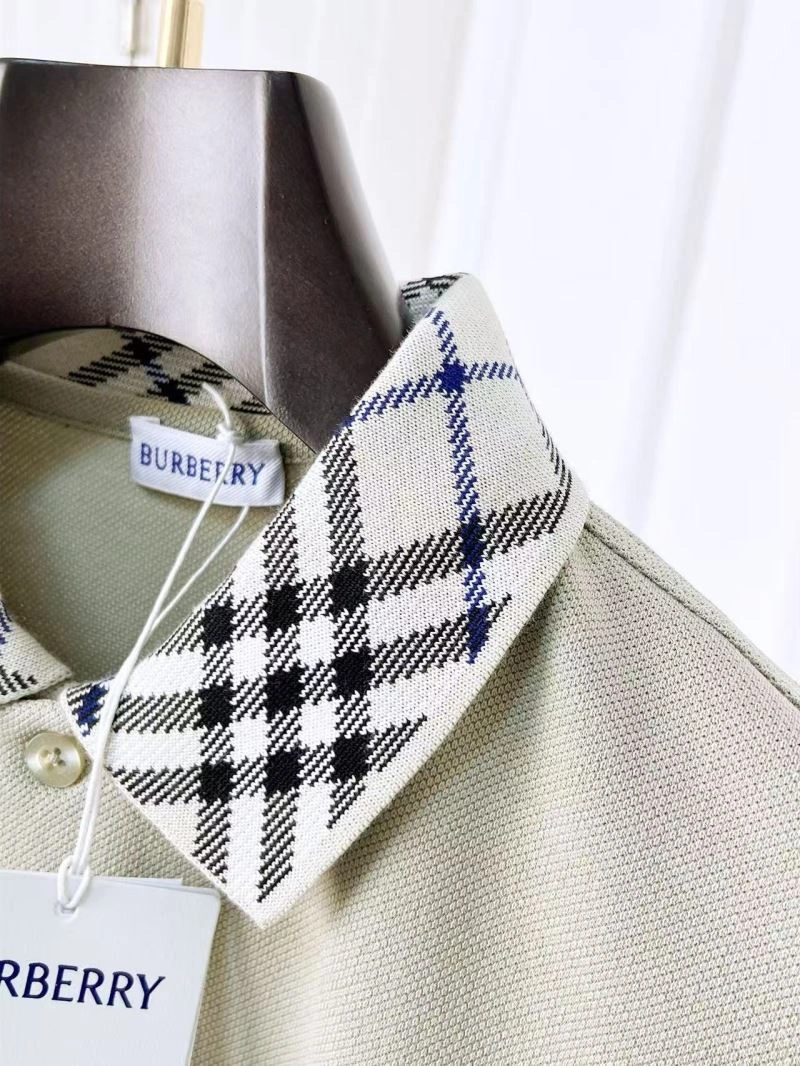 Accurate model Burberry T-Shirts