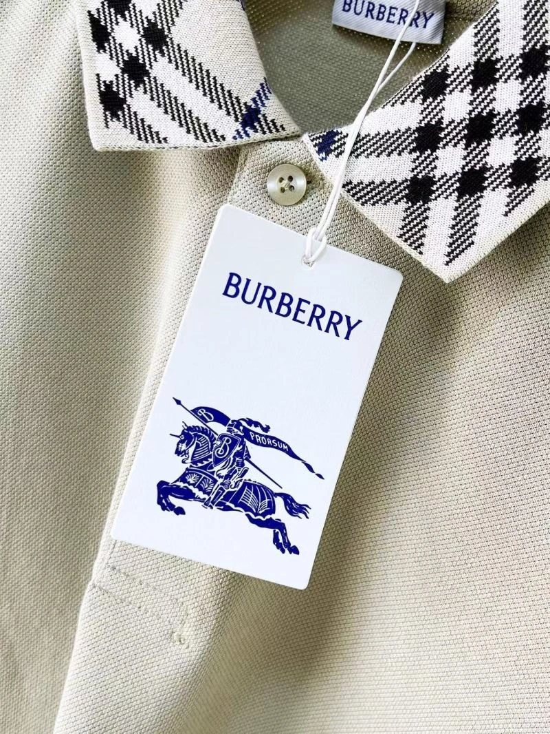 Accurate model Burberry T-Shirts