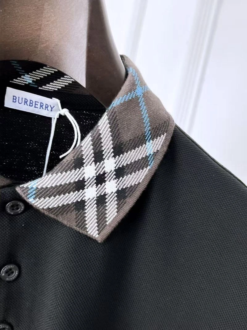Accurate model Burberry T-Shirts