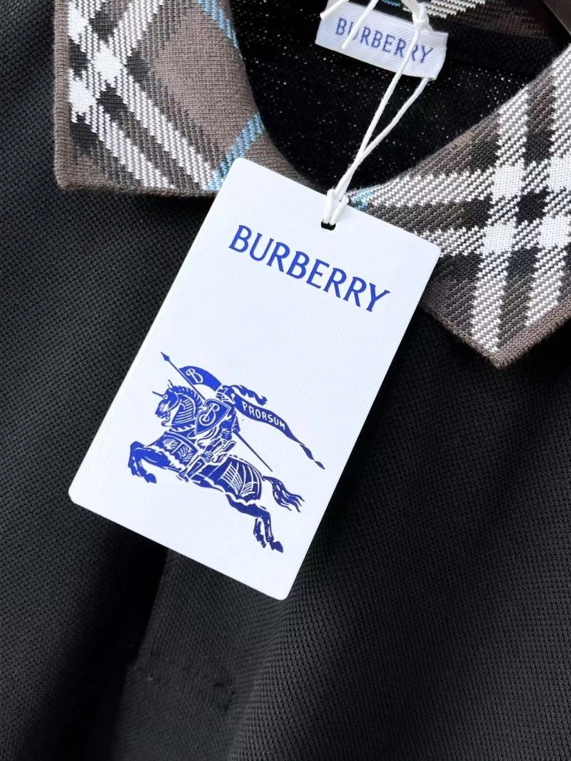 Accurate model Burberry T-Shirts