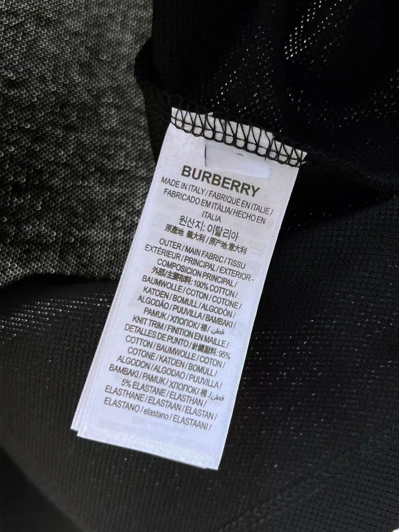 Accurate model Burberry T-Shirts