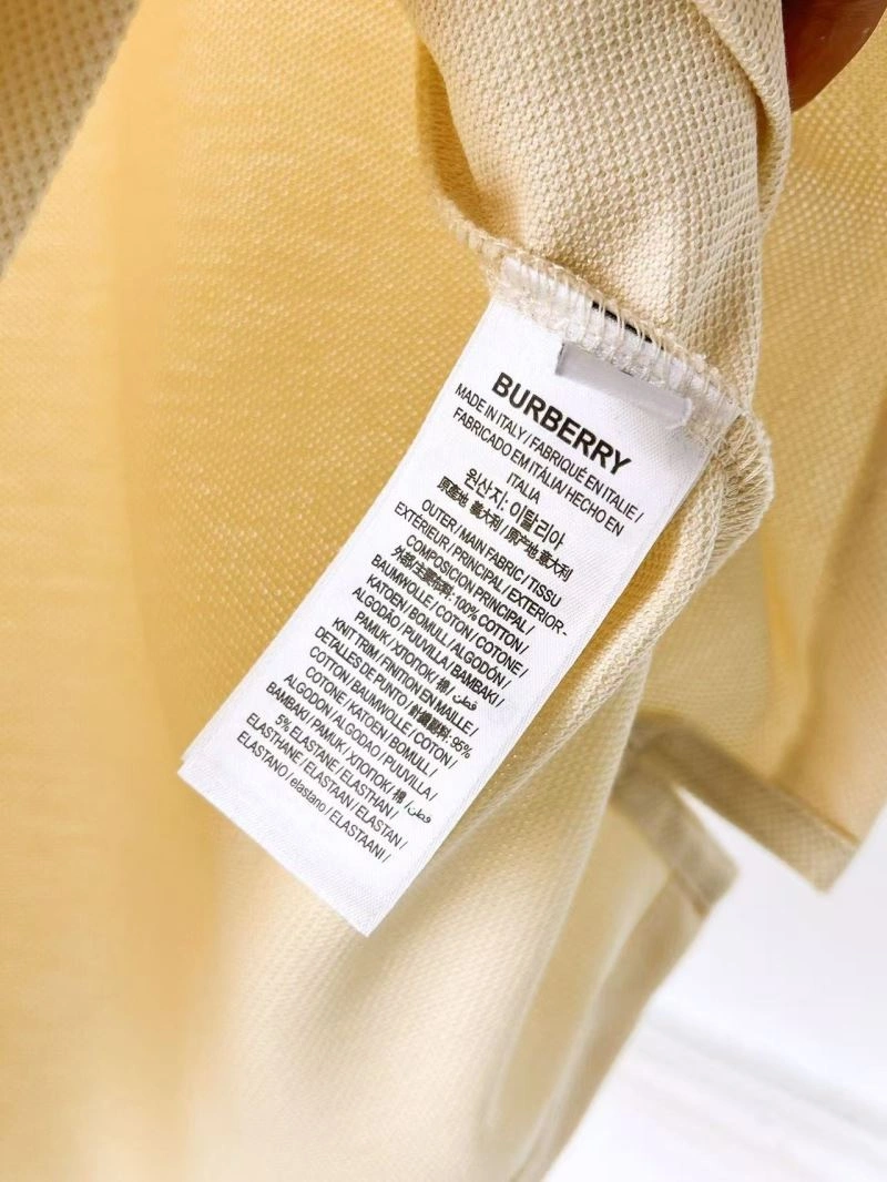 Accurate model Burberry T-Shirts