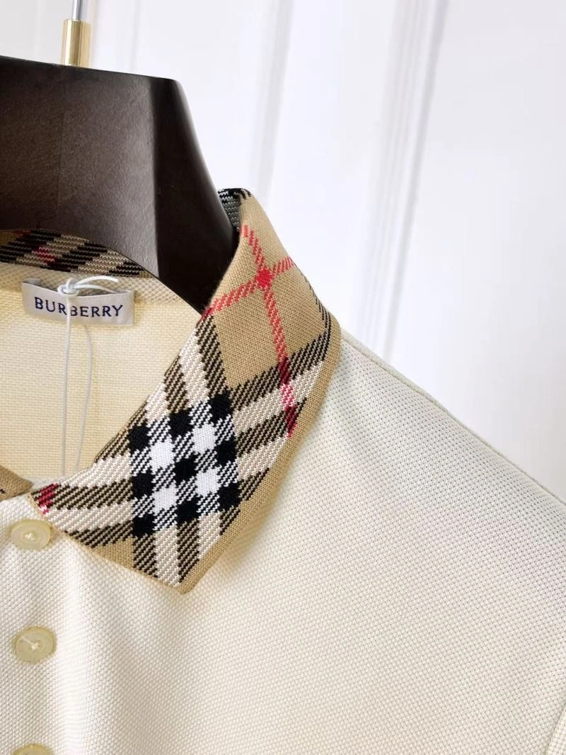 Accurate model Burberry T-Shirts