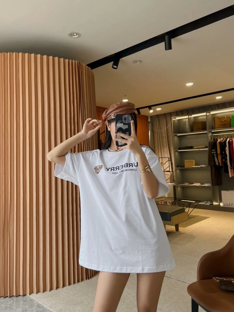 Indistinguishable Burberry T-Shirts