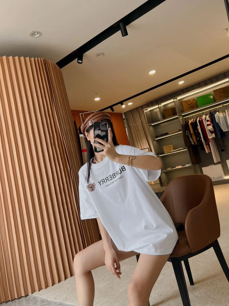 Indistinguishable Burberry T-Shirts