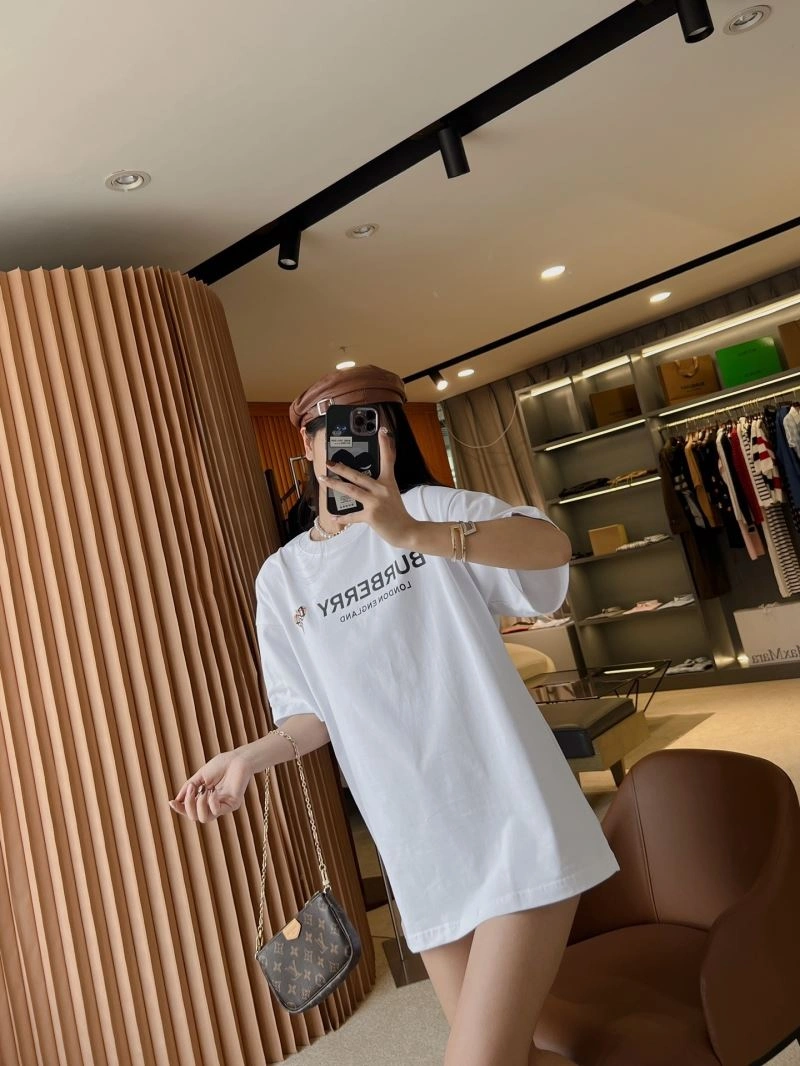 Indistinguishable Burberry T-Shirts