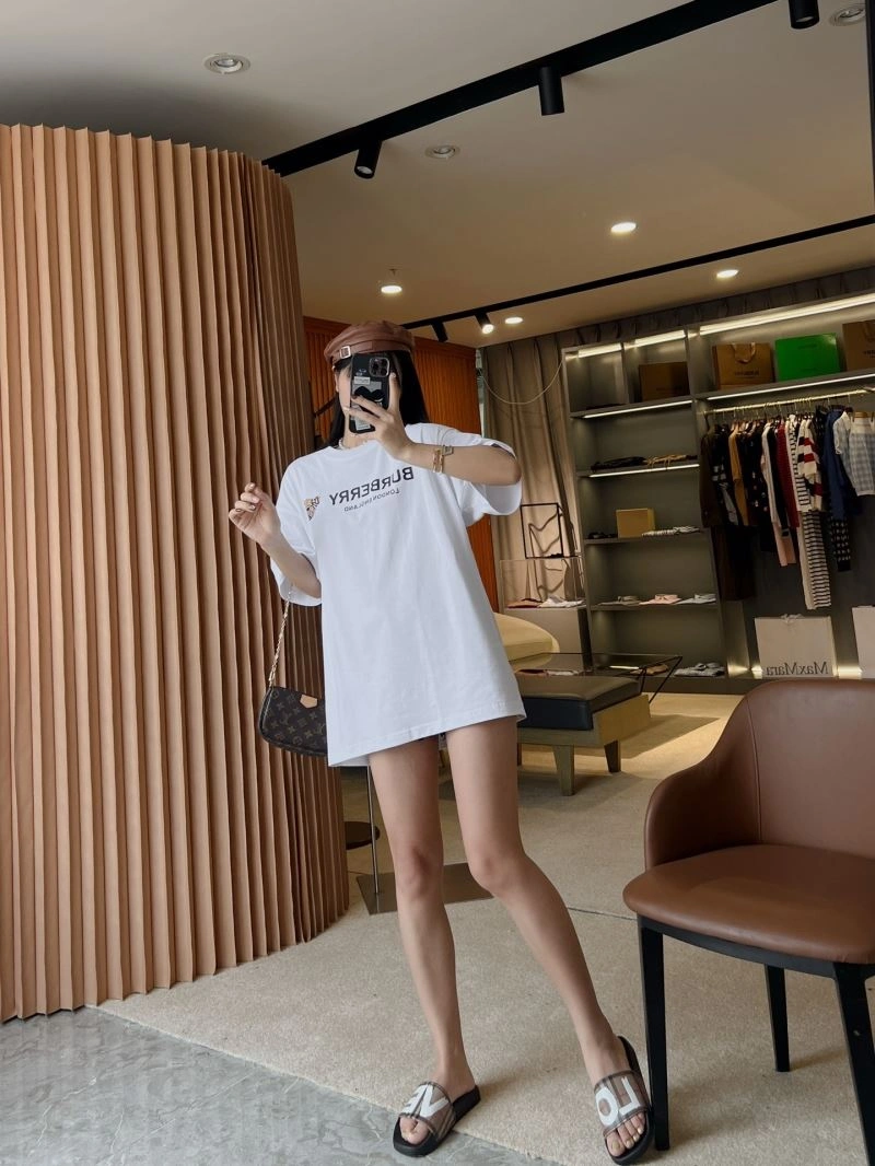 Indistinguishable Burberry T-Shirts