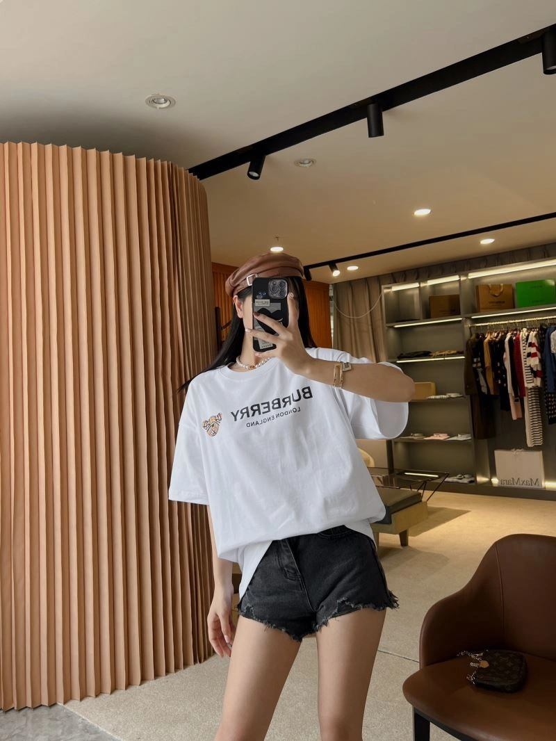 Indistinguishable Burberry T-Shirts