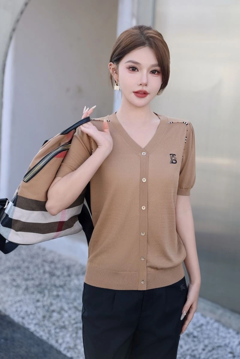 Accurate model Burberry T-Shirts
