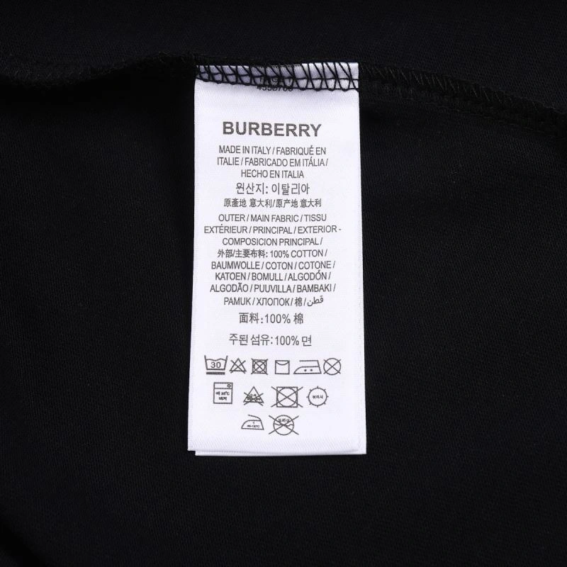 Accurate model Burberry T-Shirts