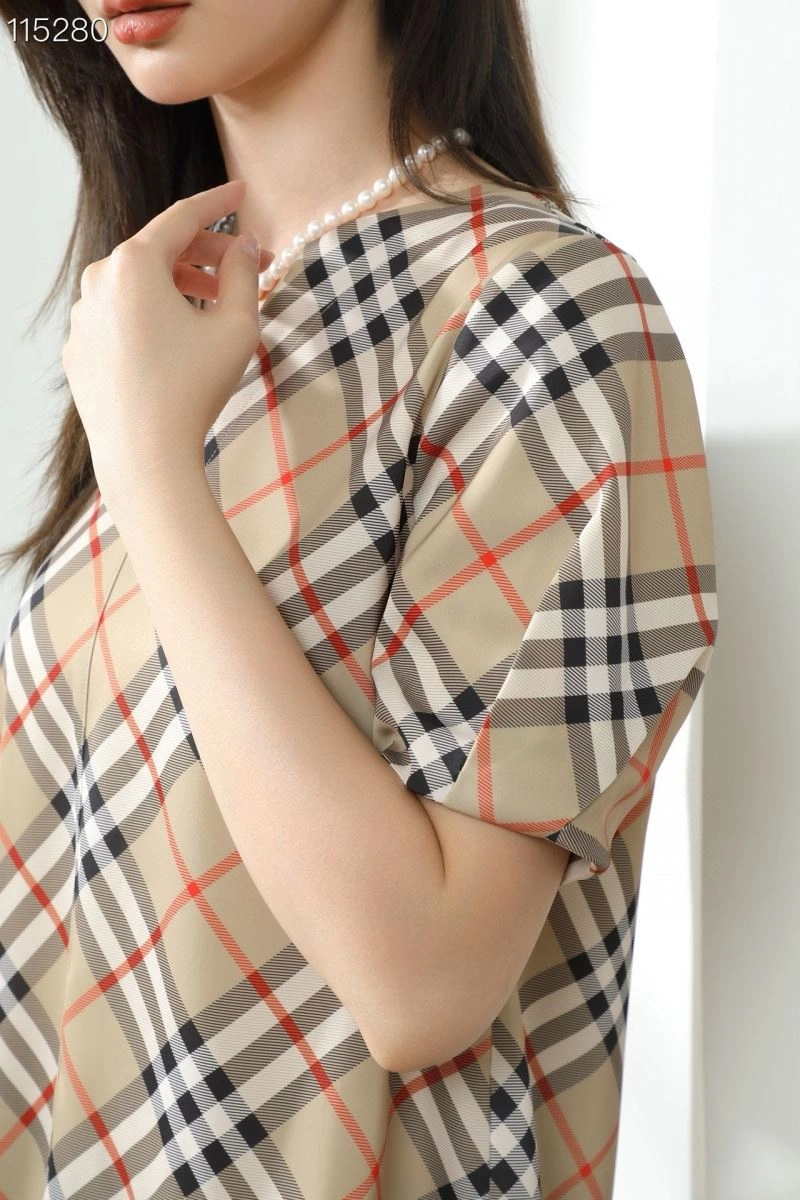 Low-cost Burberry T-Shirts