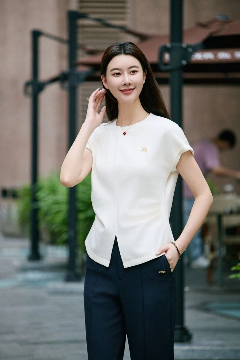 Top match Burberry T-Shirts