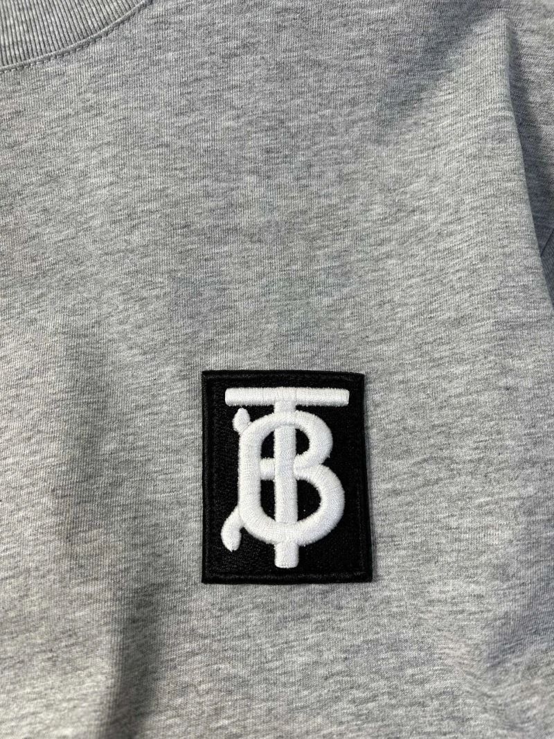 Accurate model Burberry T-Shirts