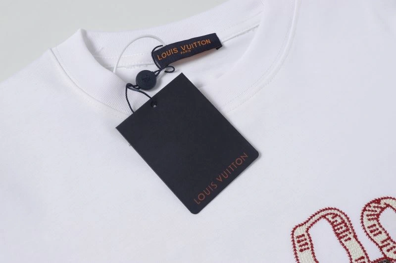 Accurate model Burberry T-Shirts