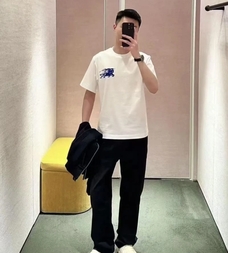 Indistinguishable Burberry T-Shirts