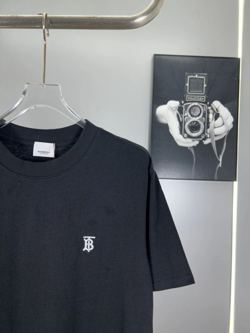 Low-cost Burberry T-Shirts