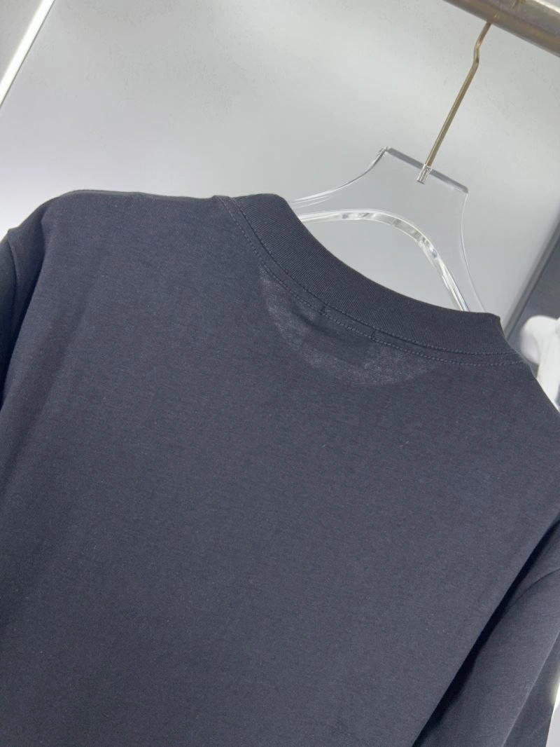 Low-cost Burberry T-Shirts