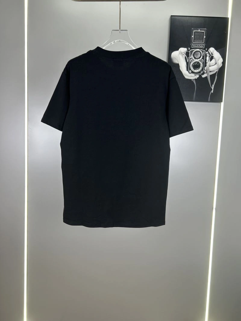 Accurate model Burberry T-Shirts